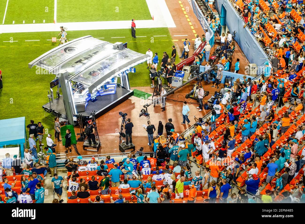 Broadcast booth hi-res stock photography and images - Alamy