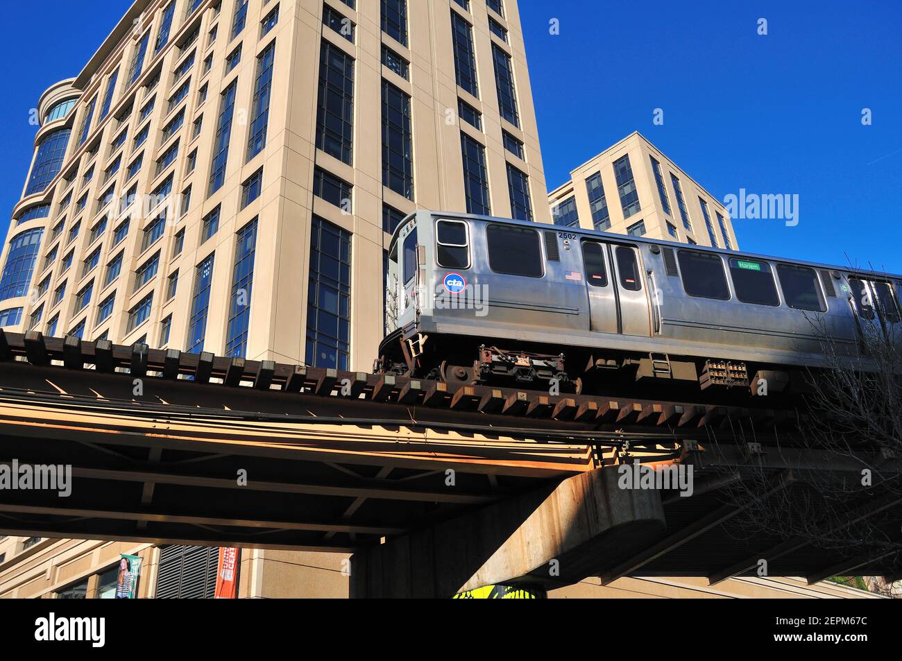 Chicago, Illinois, USA. A CTA elevated train negotiates its way through ...