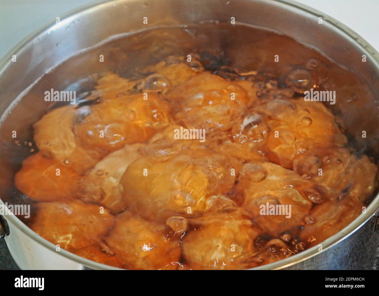 Boiling pot hi-res stock photography and images - Alamy