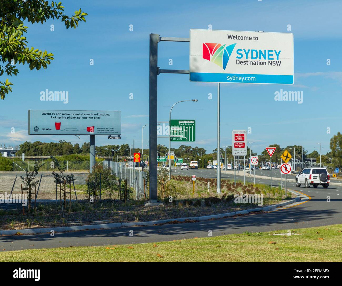 Sydney covid warning signage hi-res stock photography and images - Alamy
