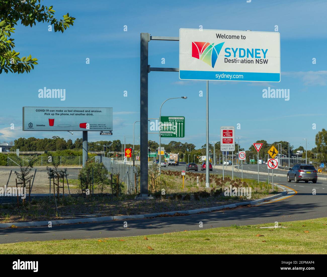 Sydney covid warning signage hi-res stock photography and images - Alamy