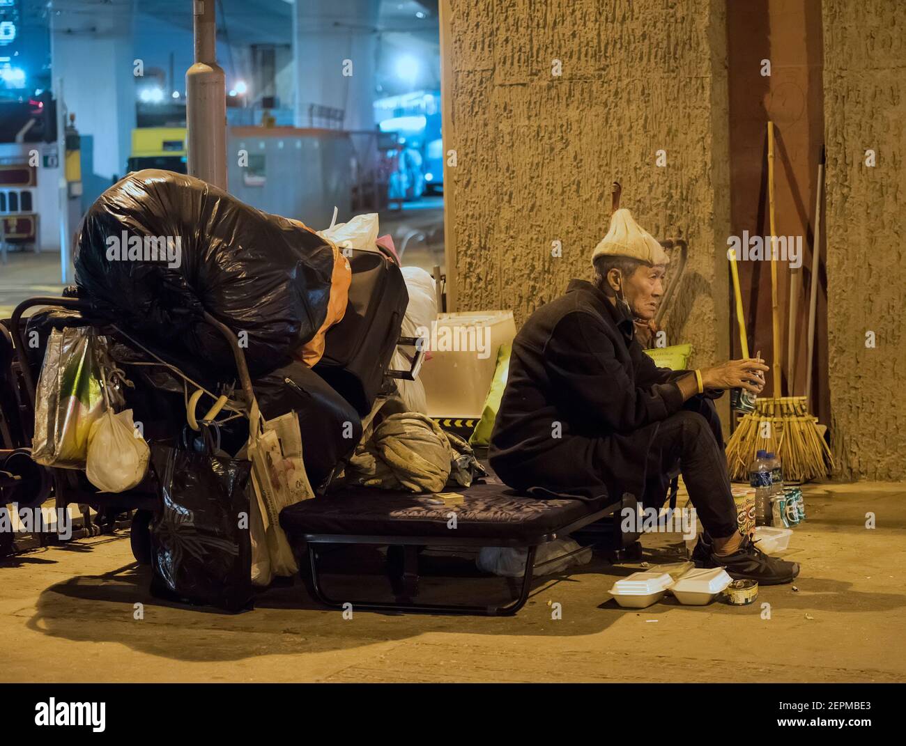 Poverty and homeless people in Hong Kong, China Stock Photo - Alamy