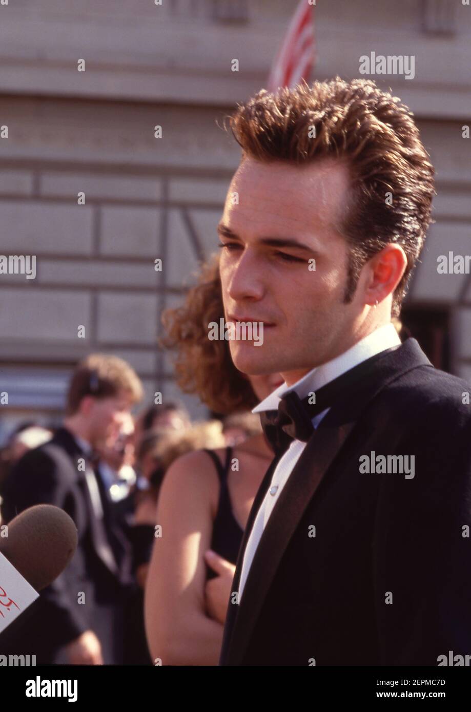 Luke Perry at the 1990 Golden Globe Awards. January 20, 1990 Credit ...