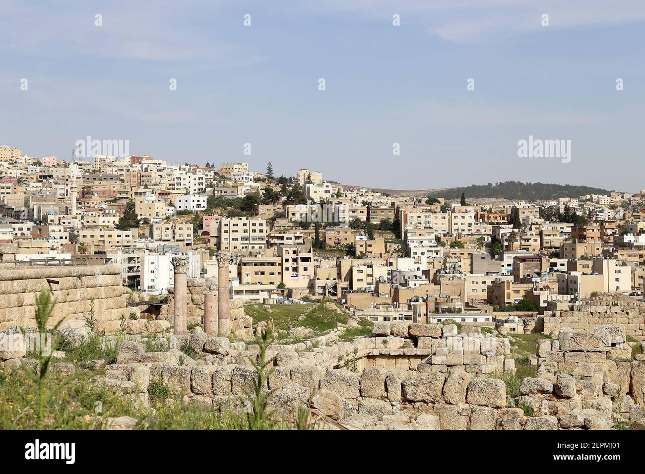 Jerash modern town hi-res stock photography and images - Alamy