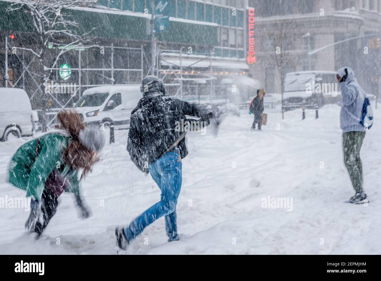 Bomb cyclone snow storm slams New York- Children did not miss the ...