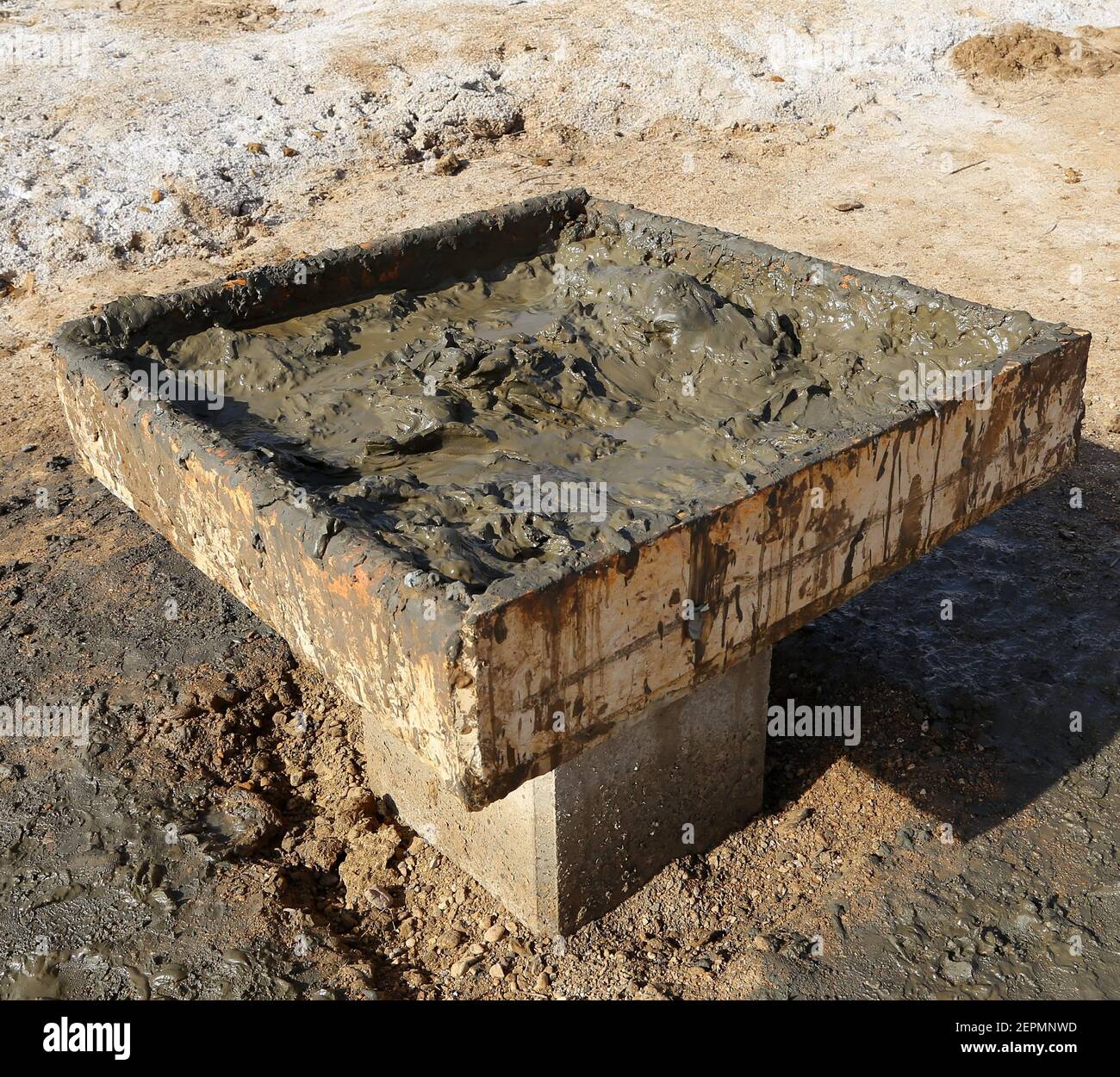 The medical mud on the shore of the Dead Sea, Jordan Stock Photo - Alamy