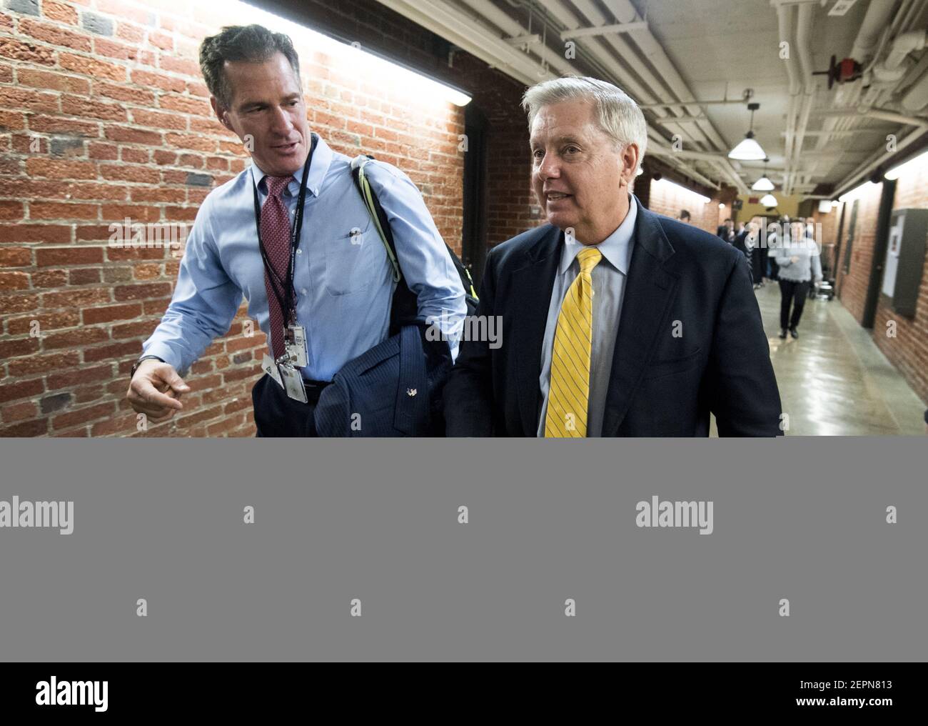 UNITED STATES - JANUARY 11: Former Sen. Scott Brown, R-Mass., and Sen ...