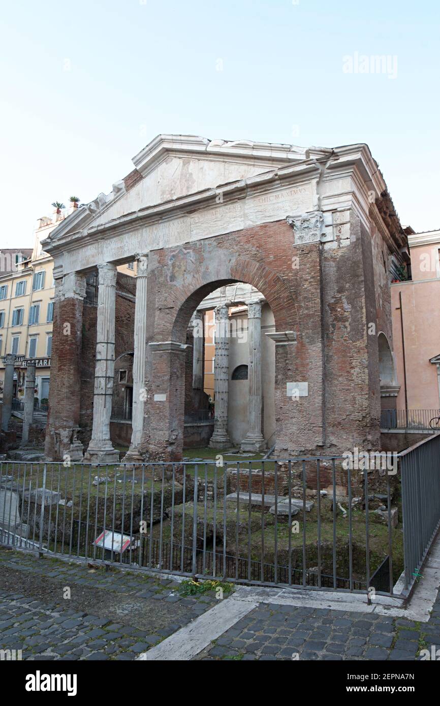 Porticus Octaviae (portico di ottavia), Rome Stock Photo - Alamy
