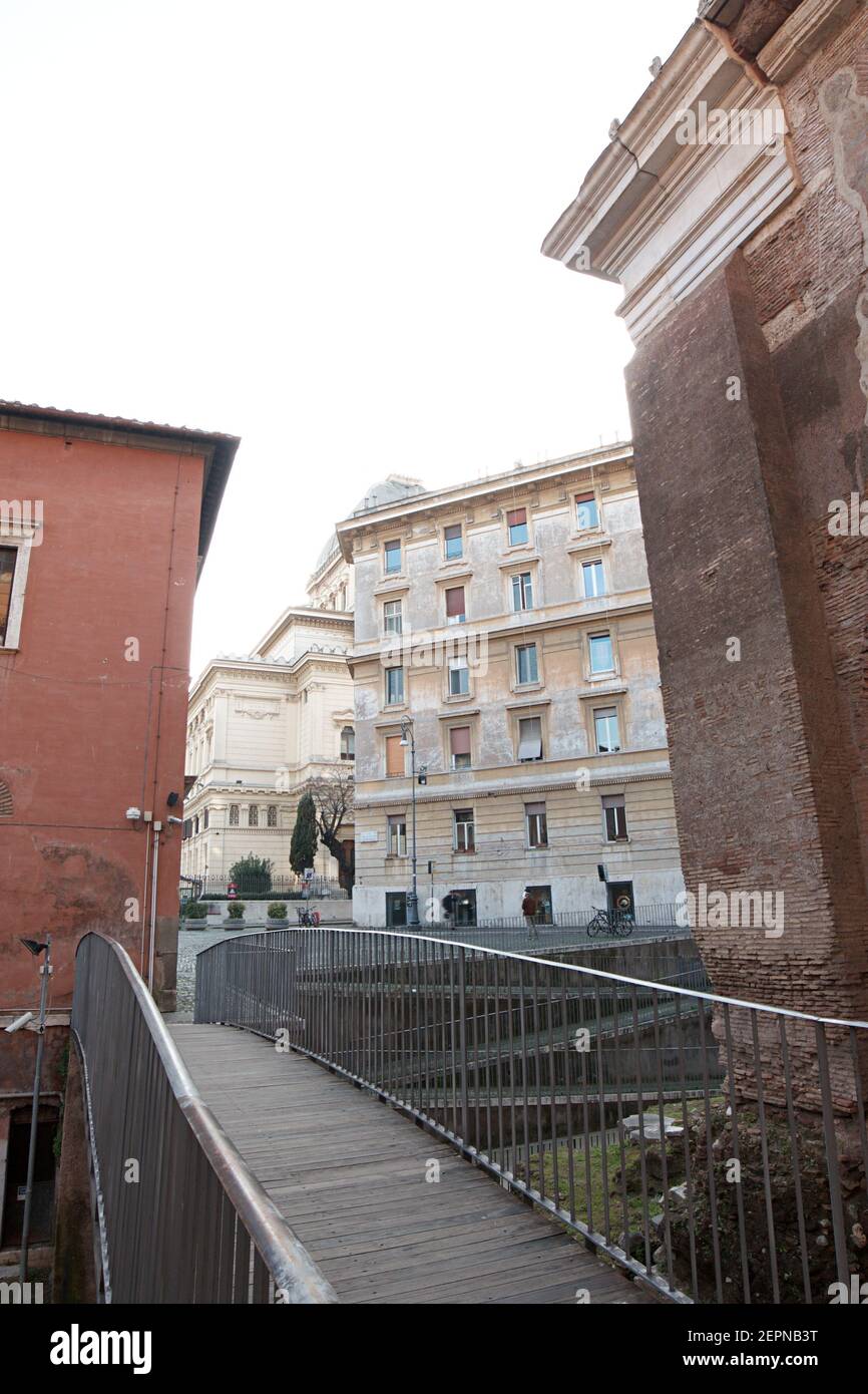 Porticus Octaviae (portico di ottavia), Rome Stock Photo - Alamy