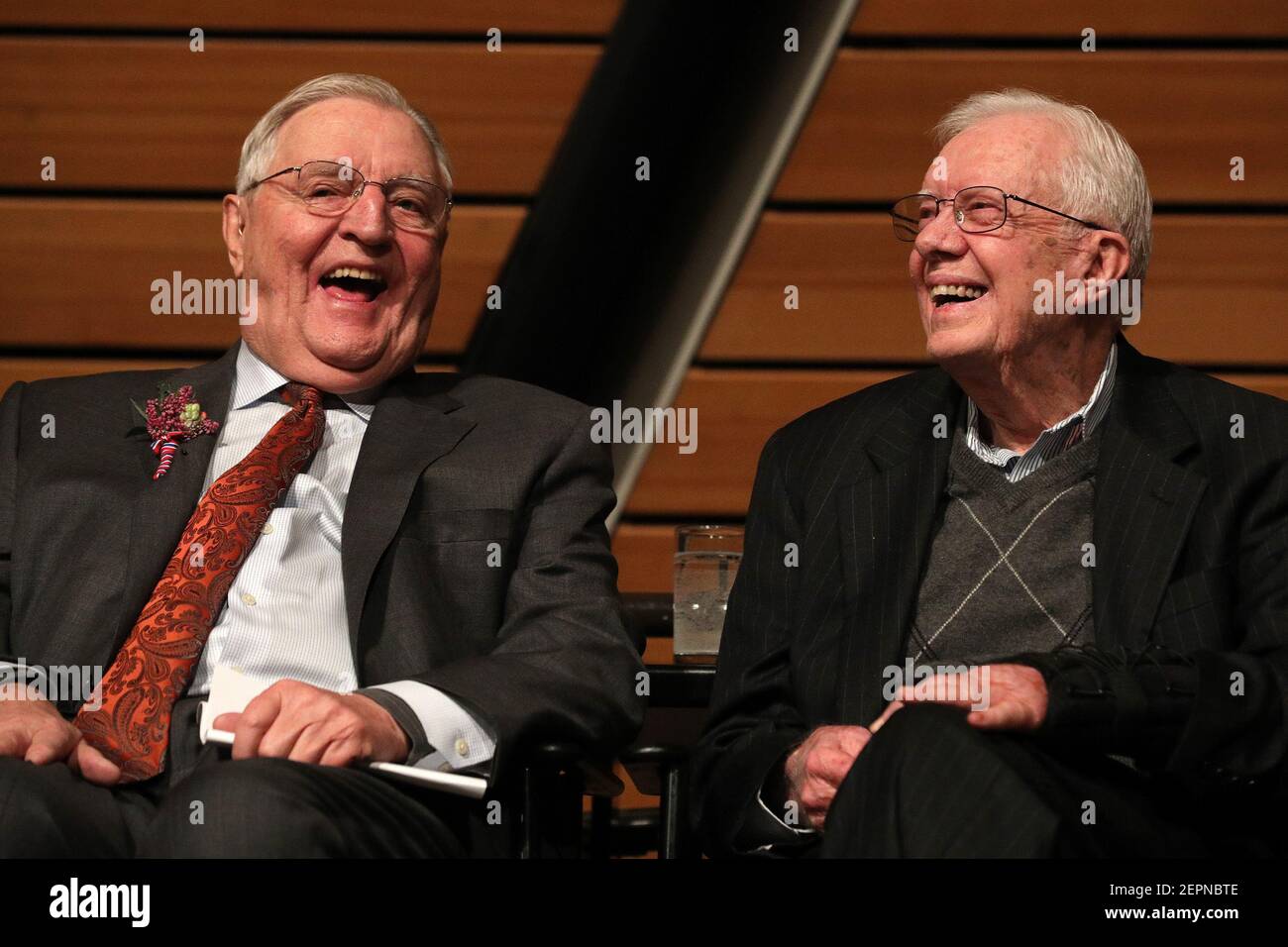 Walter Mondale on stage with former President Jimmy Carter, right ...