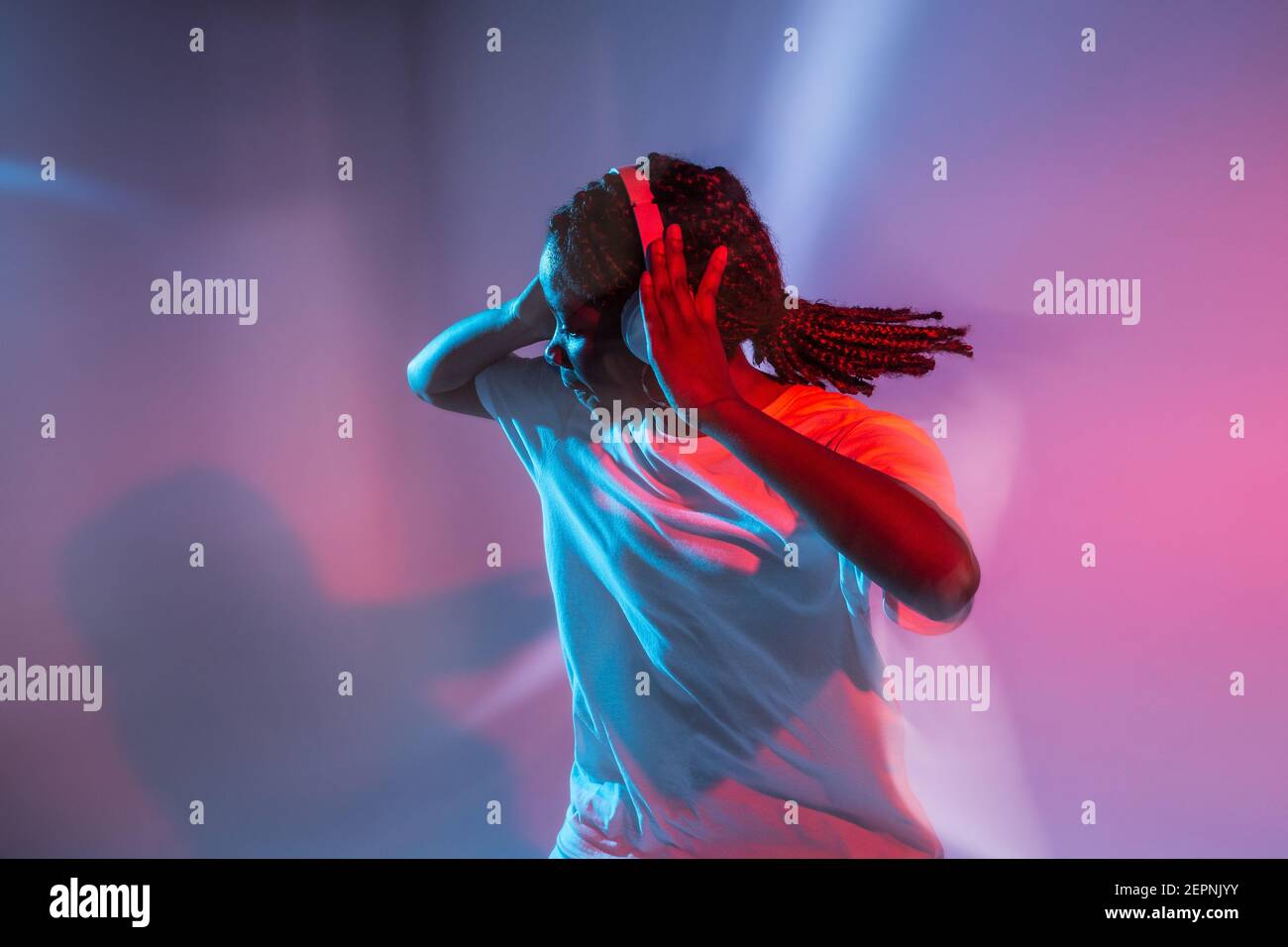 Neon girl dancing hi-res stock photography and images - Alamy