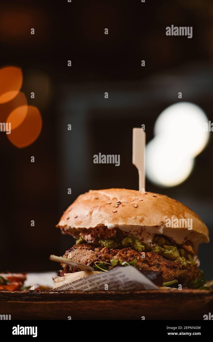 Dark backg burger hi-res stock photography and images - Alamy