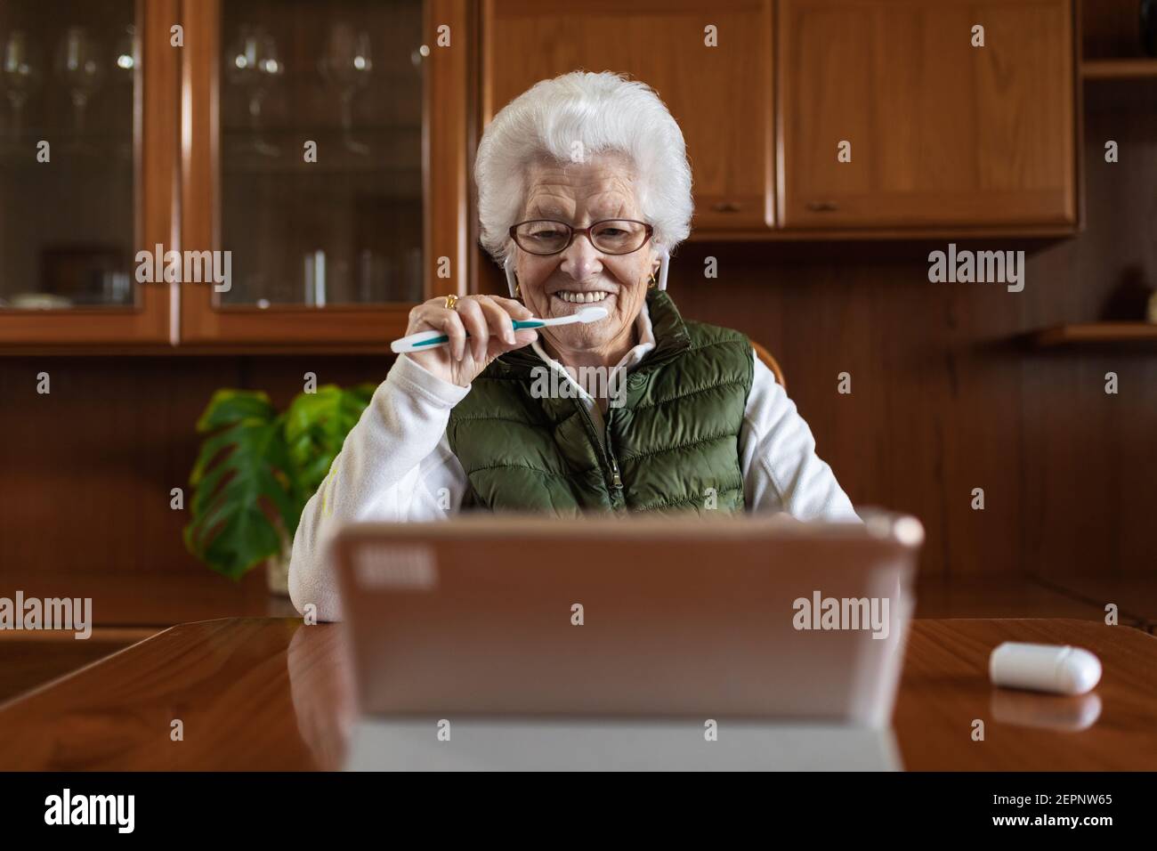 Toothbrush tablet hi-res stock photography and images - Alamy