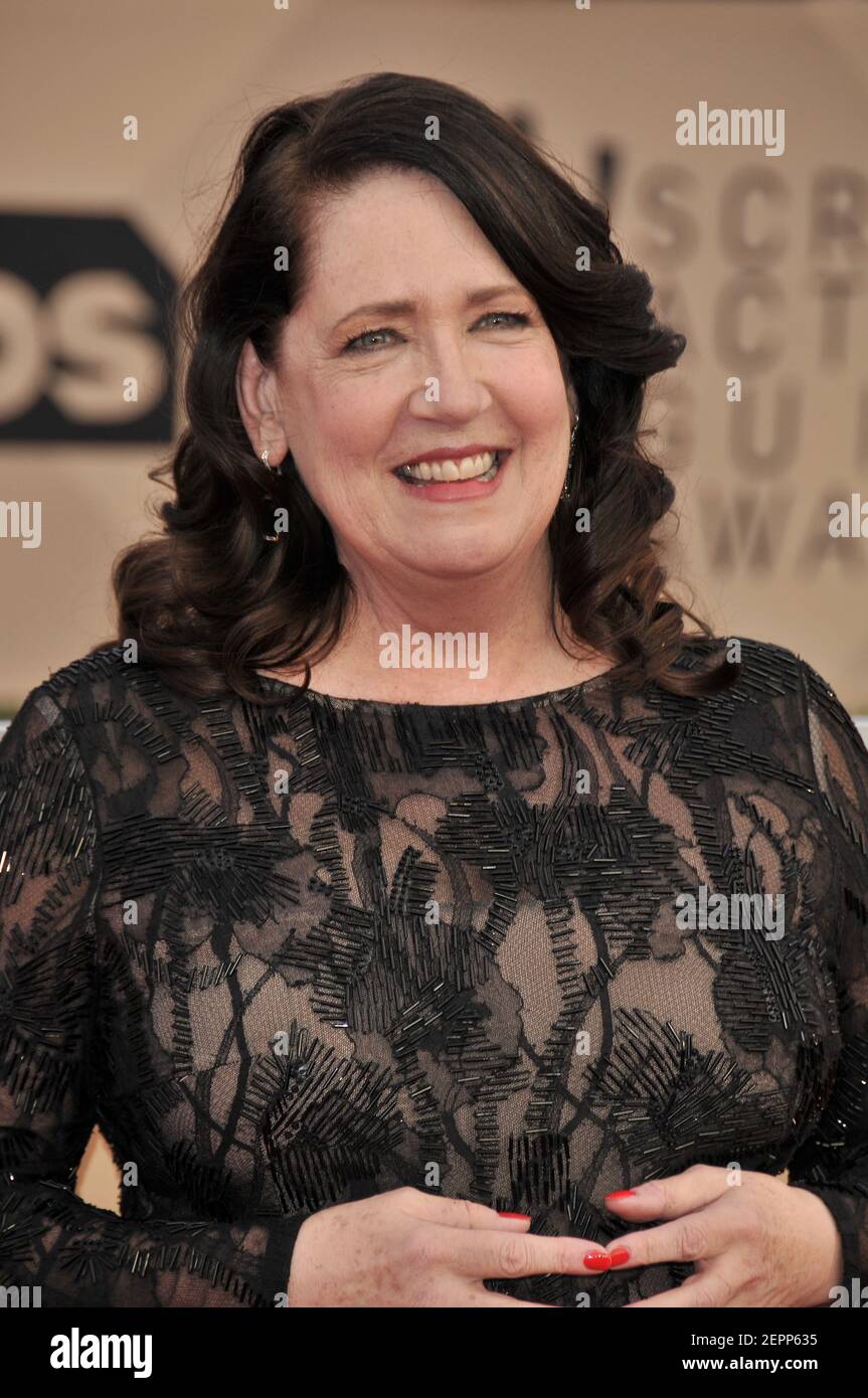 Ann Dowd arrives at the 24th annual Screen Actors Guild Awards at The ...
