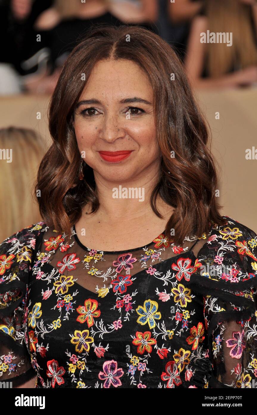 Maya Rudolph arrives at the 24th annual Screen Actors Guild Awards at ...