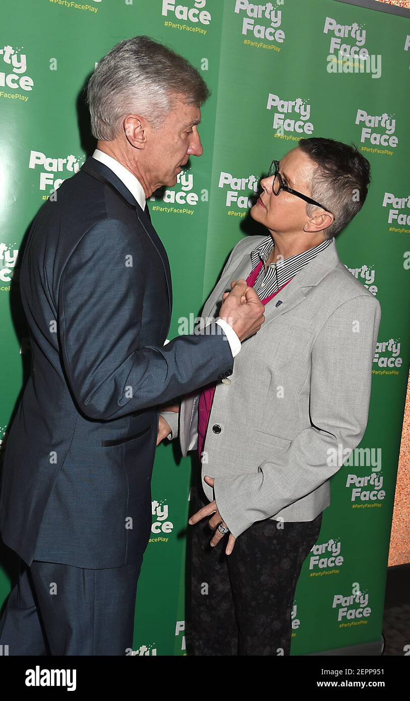 David Garrison and Amanda Bearse for "Married...With Children" attend ...