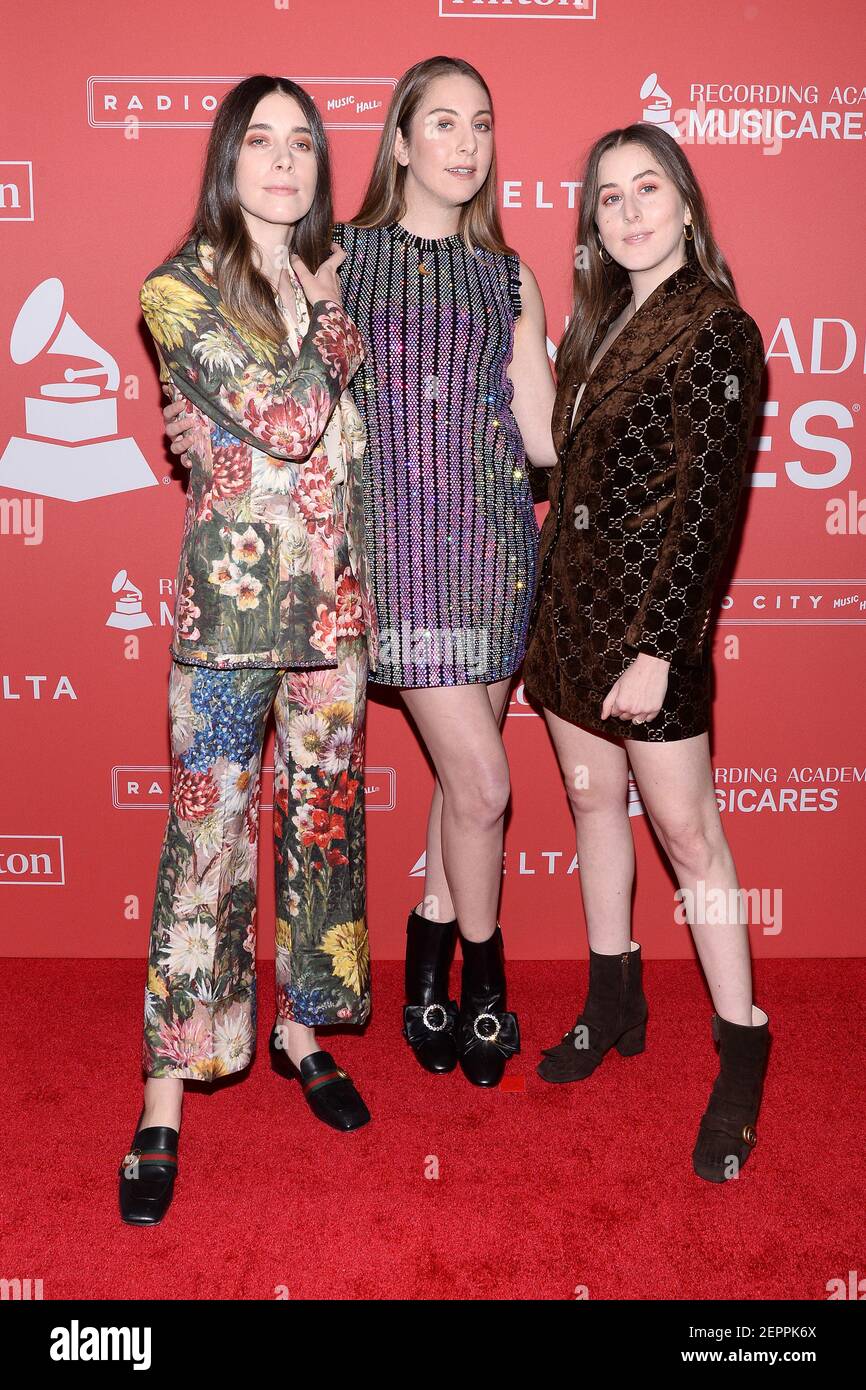 (L-R) Musicians Danielle Haim, Este Haim and Alana Haim of Haim attend ...