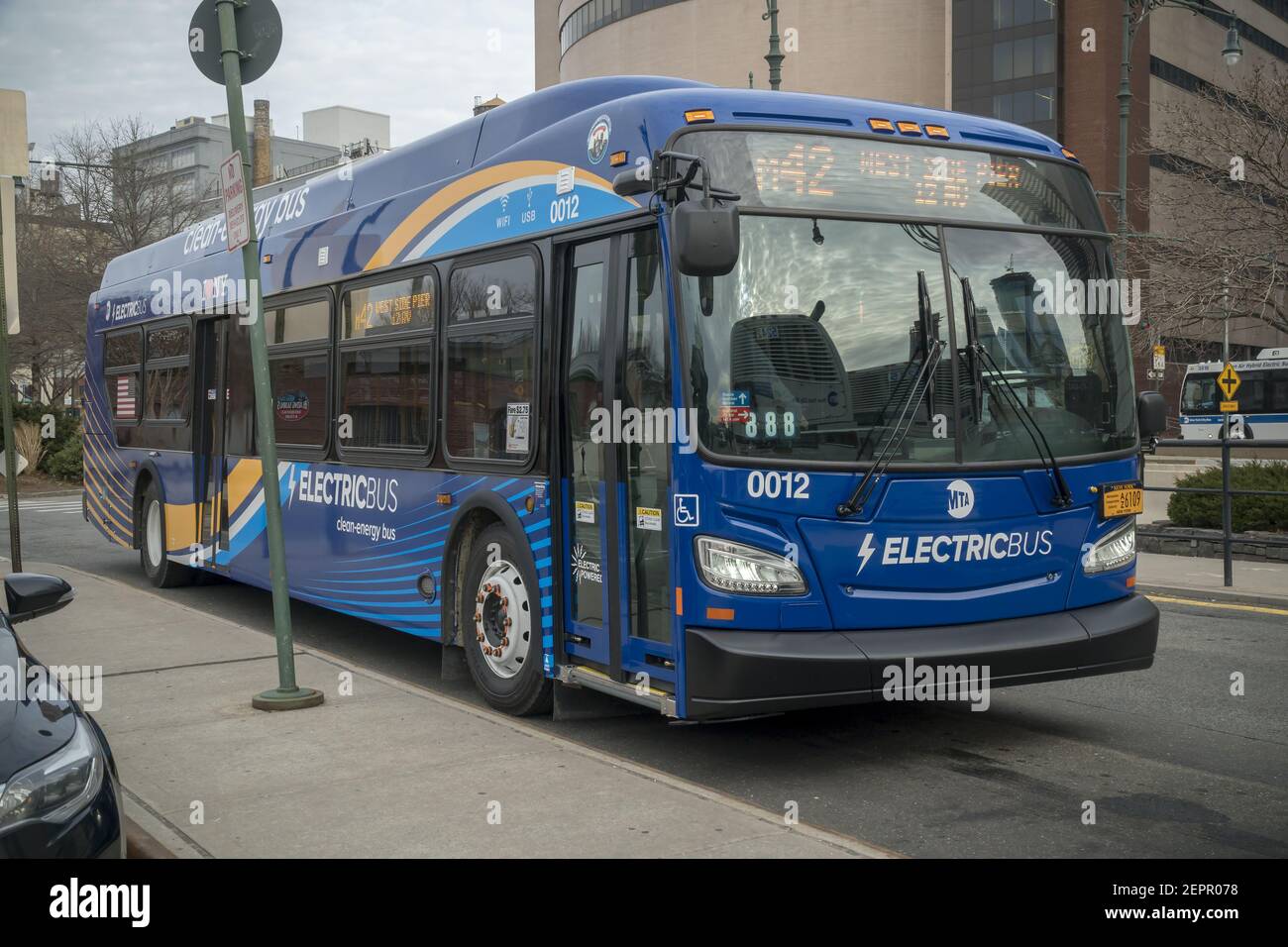 One of 10 all-new, all-electric New Flyer manufactured test buses at ...