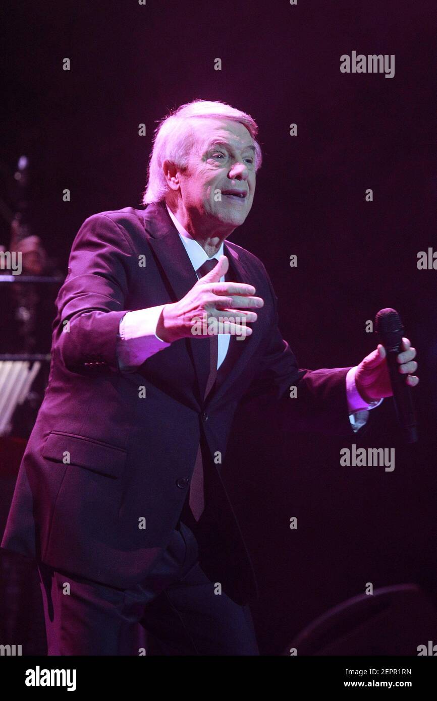 Adamo concert High Resolution Stock Photography and Images - Alamy