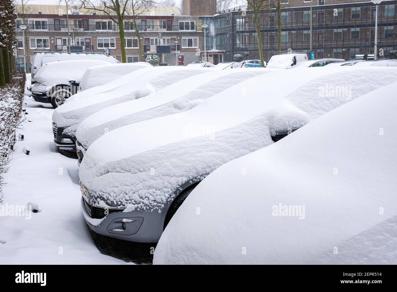 Extreme car parking hi-res stock photography and images - Alamy