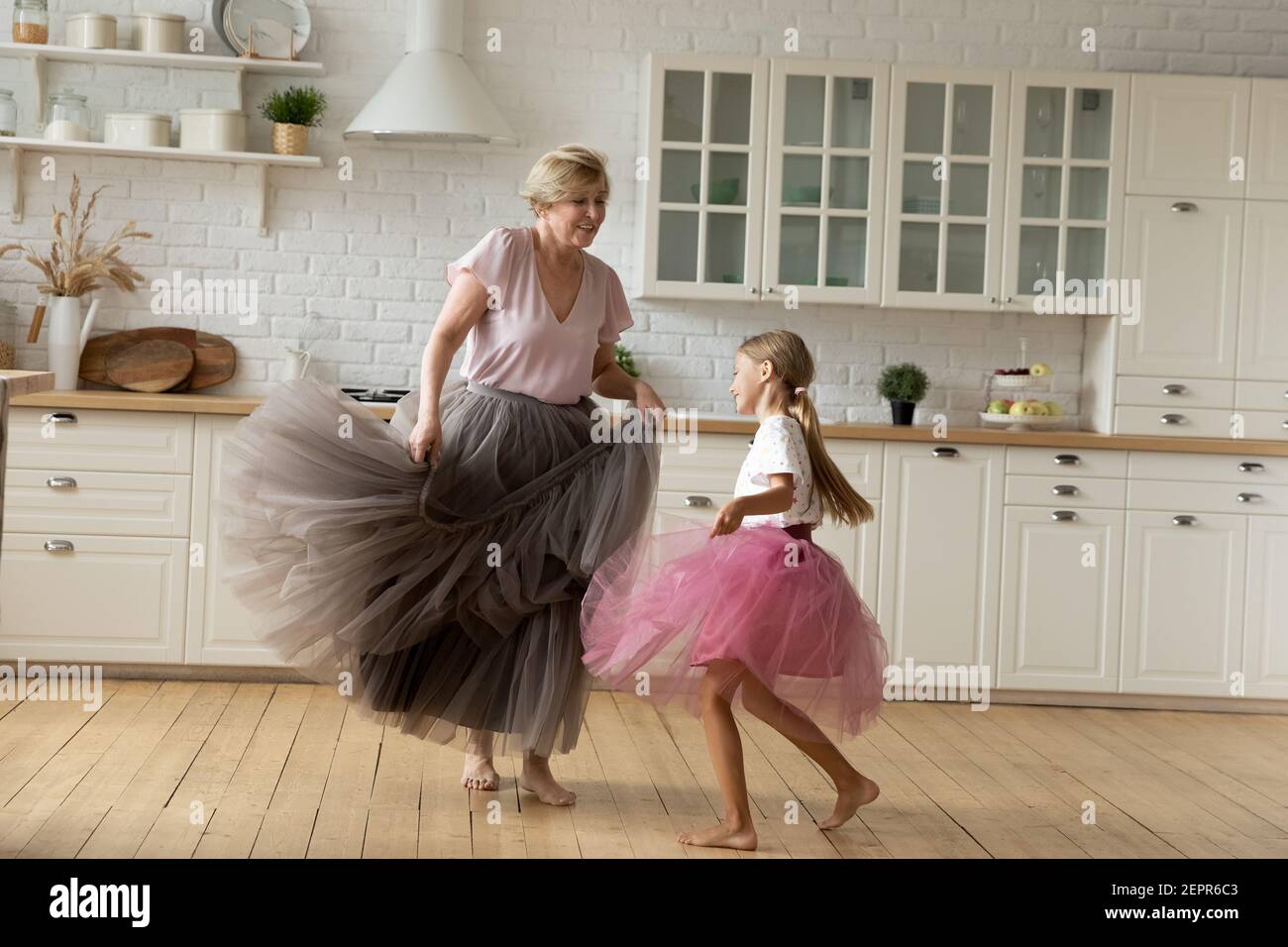 Teaching children dance hi-res stock photography and images - Alamy