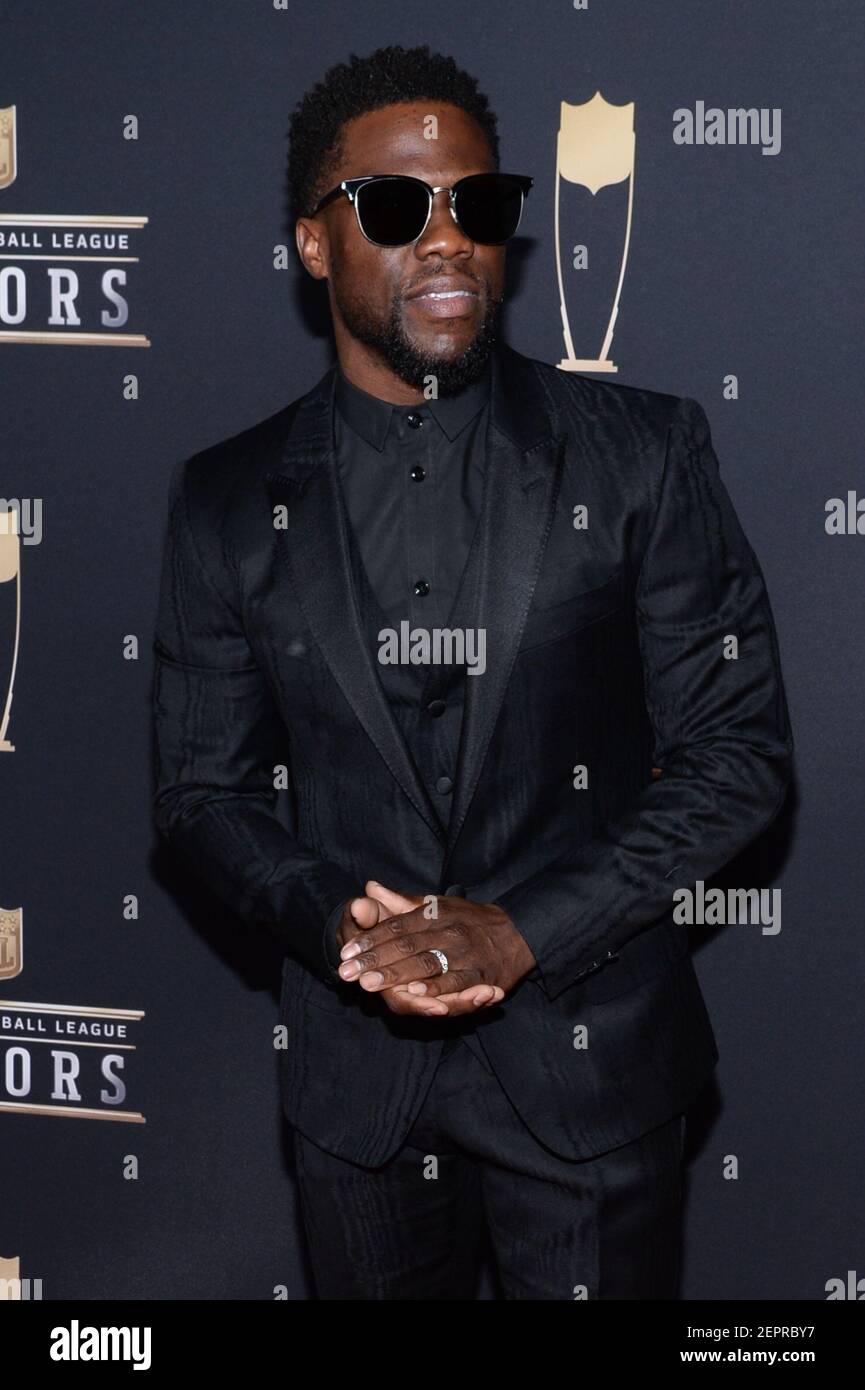 Kevin Hart walking on the red carpet the NFL Honors held at the Cyrus ...