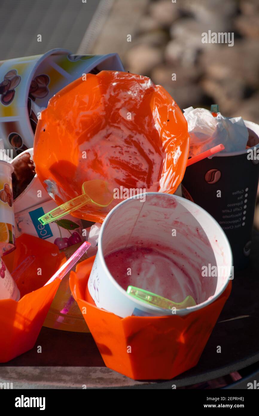 Sundae cups hi-res stock photography and images - Alamy