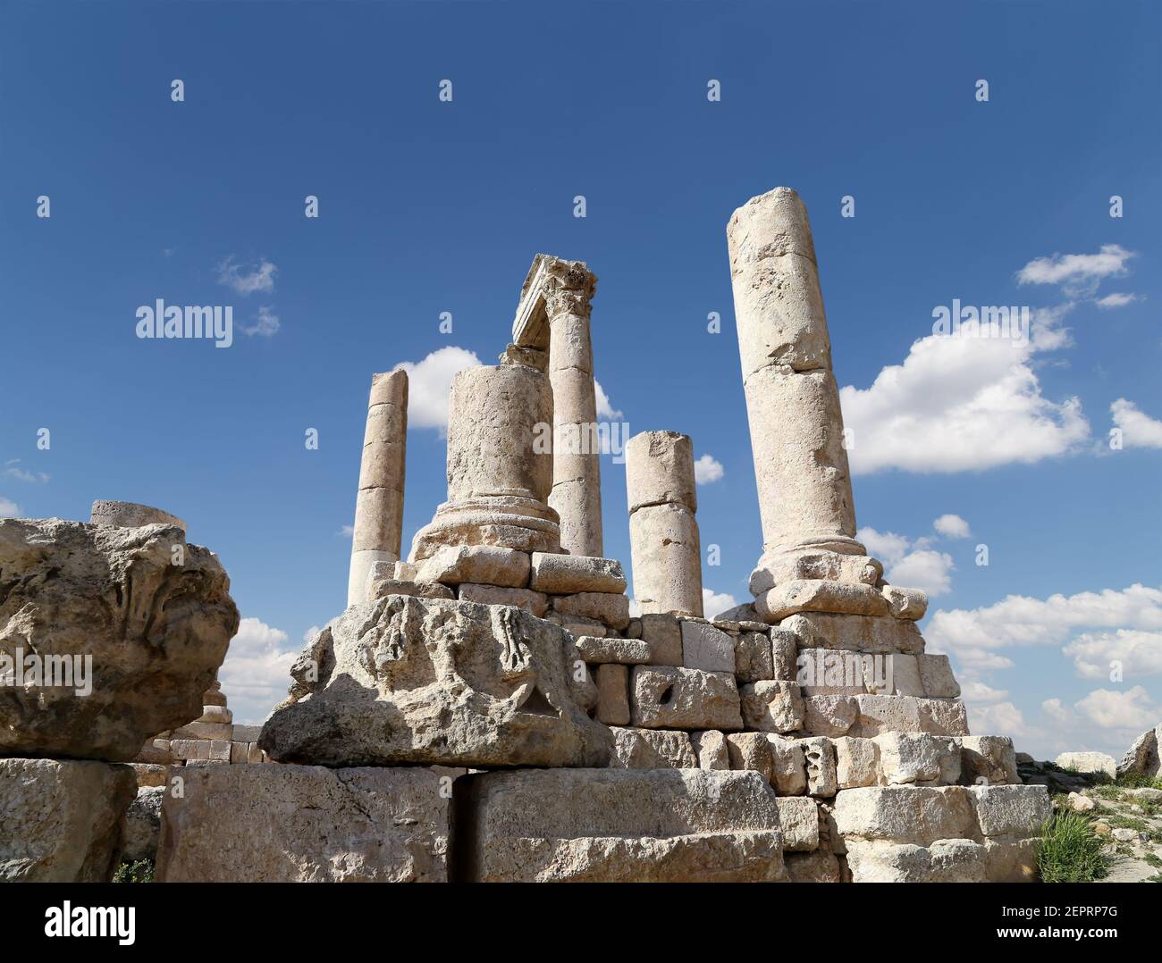 Temple of Hercules, Roman Corinthian columns at Citadel Hill, Amman ...