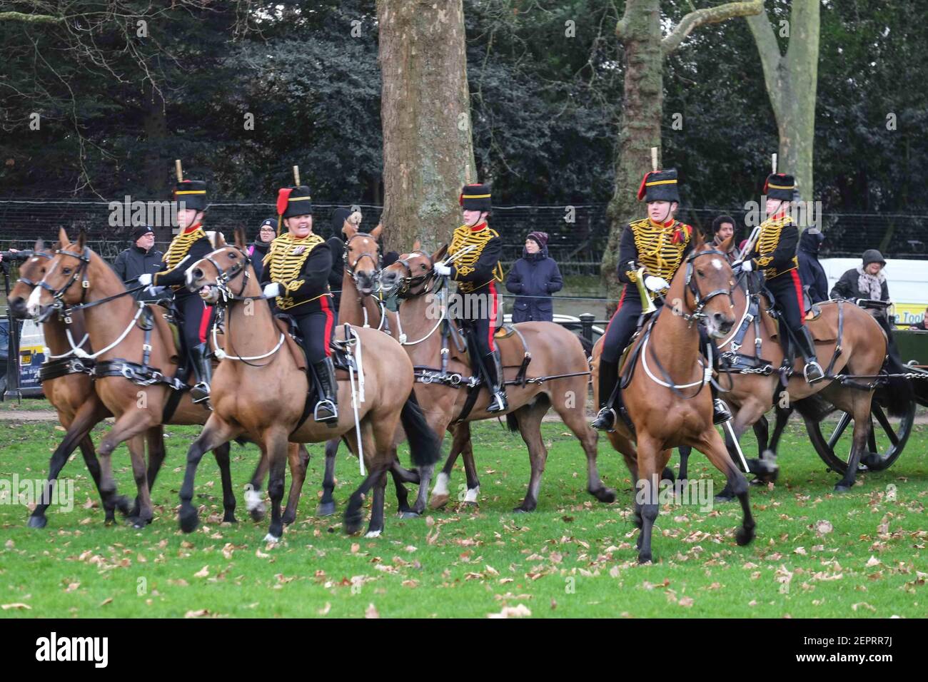 Preparations for a 41-gun salute by the Kings Troop Royal Horse ...