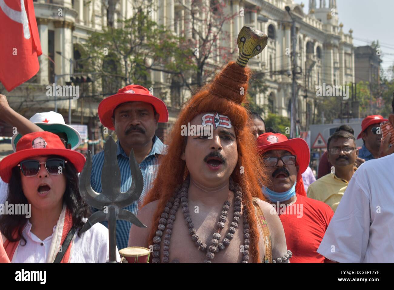 Kolkata, India. 28th Feb, 2021. A communist party members dressed up ...