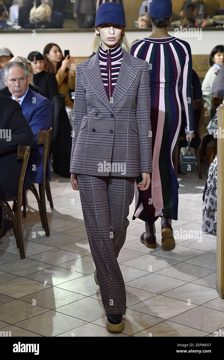 Model Lili Sumner walks on the runway during the Gabriela Hearst ...