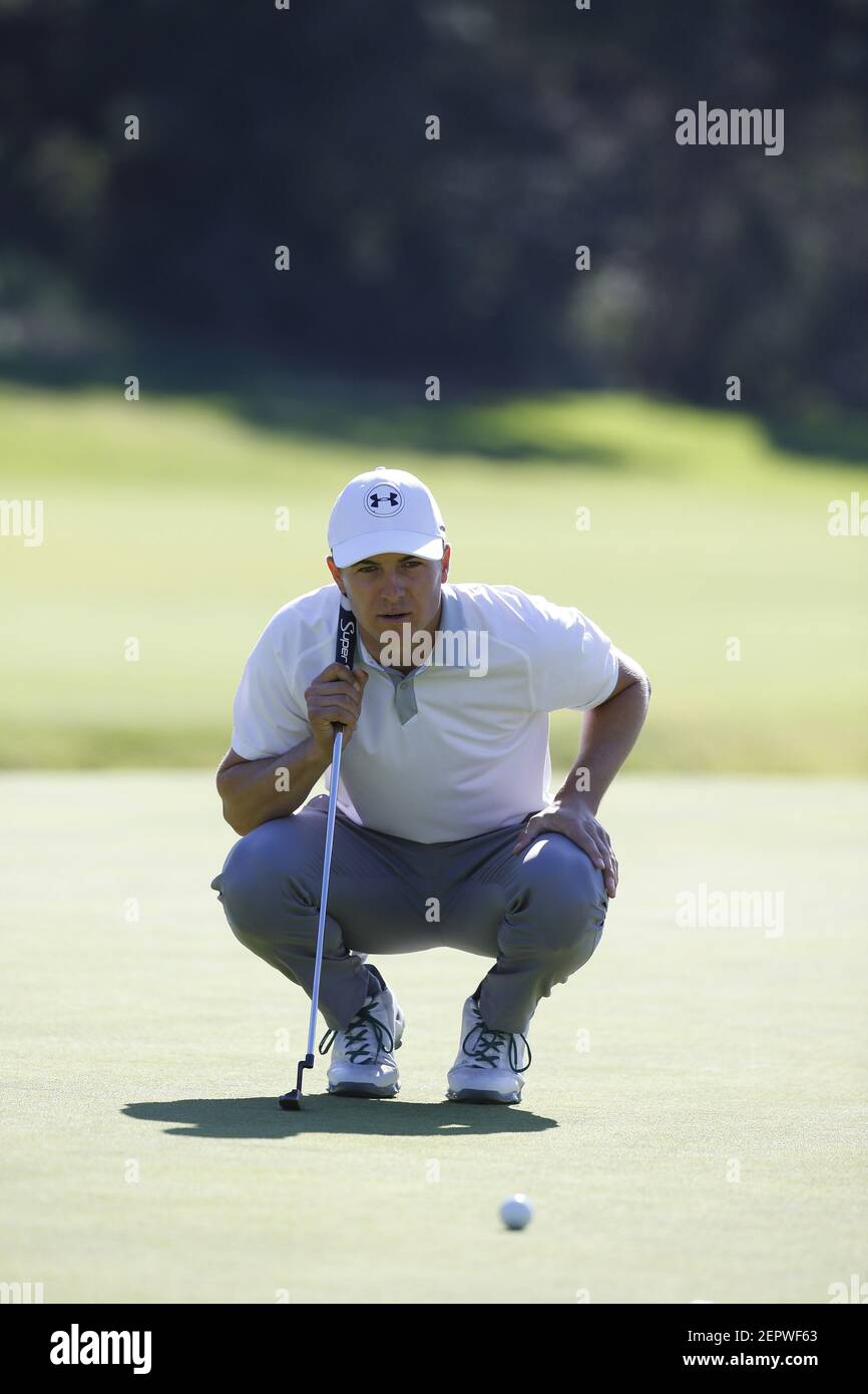 February 15, 2018 Jordan Spieth lines up a putt during the first round ...