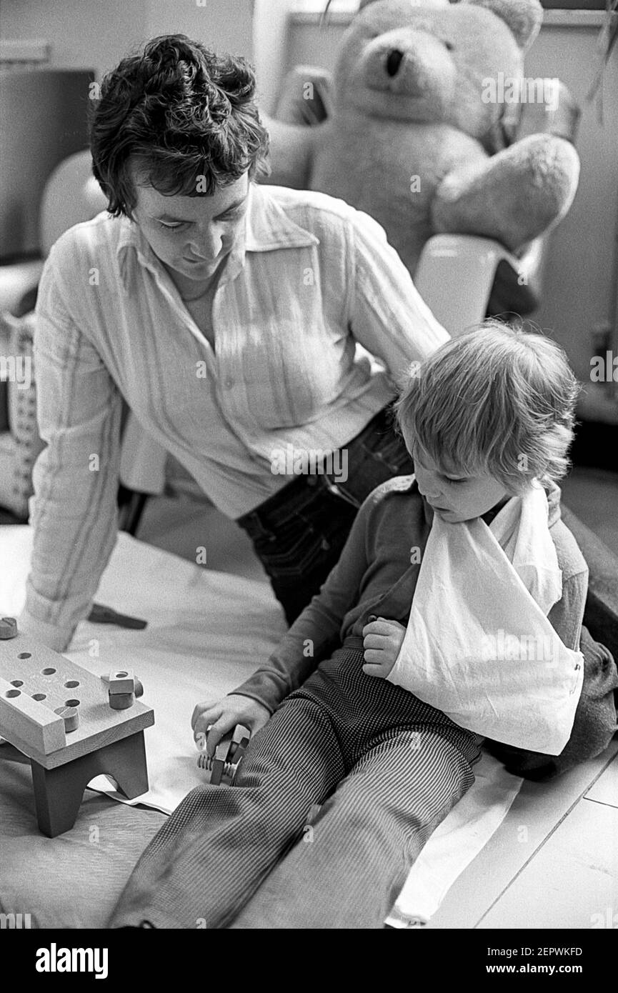 Childrens Ward Cardiff Hospital Stock Photo - Alamy