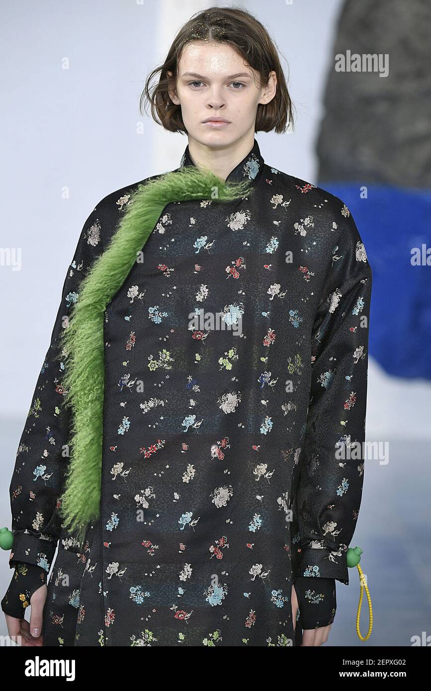 Model Cara Taylor walks on the runway during the Preen by Thornton ...