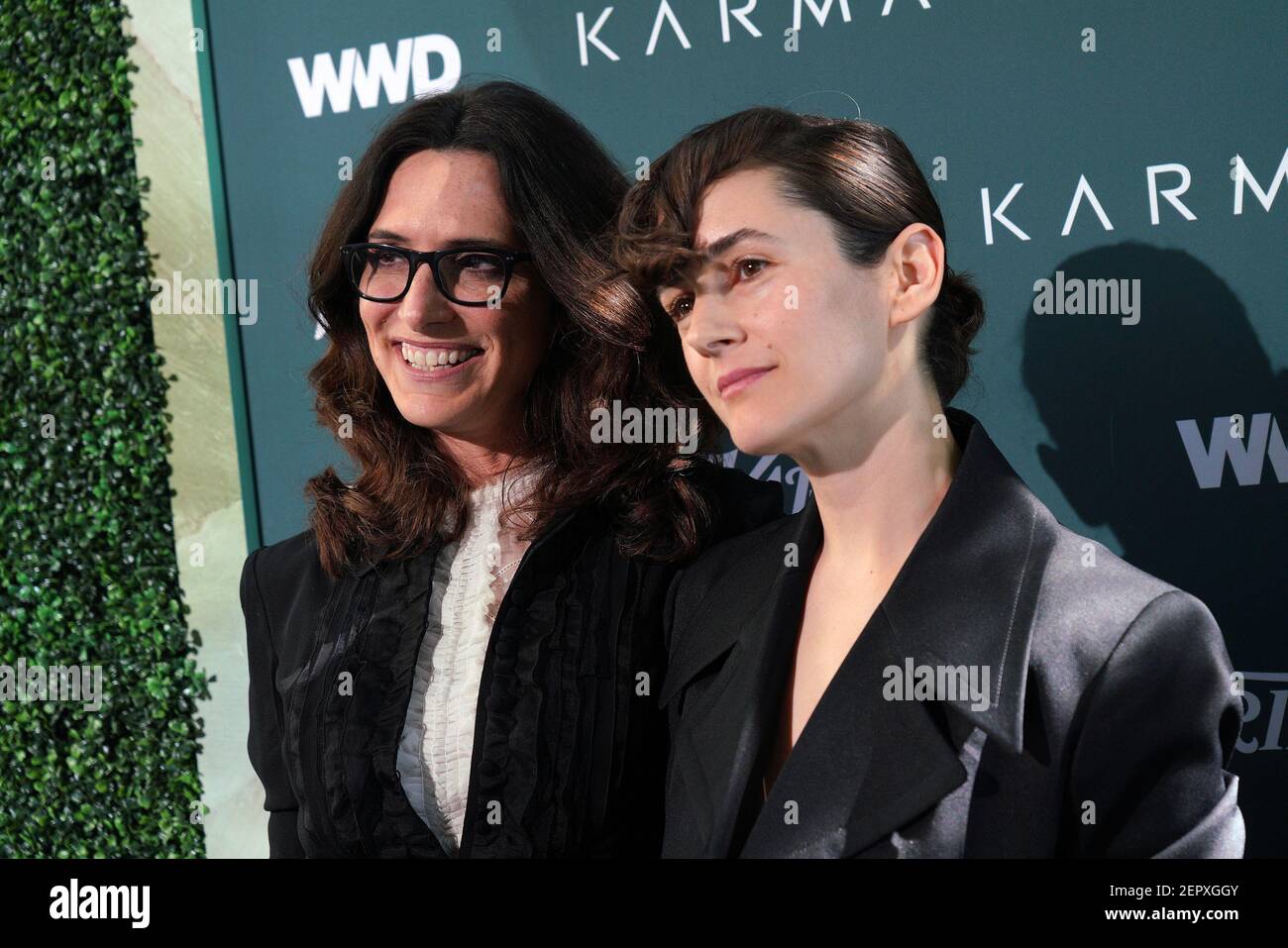 Elizabeth Stewart (L) and Karla Welch at Council Of Fashion Designers ...