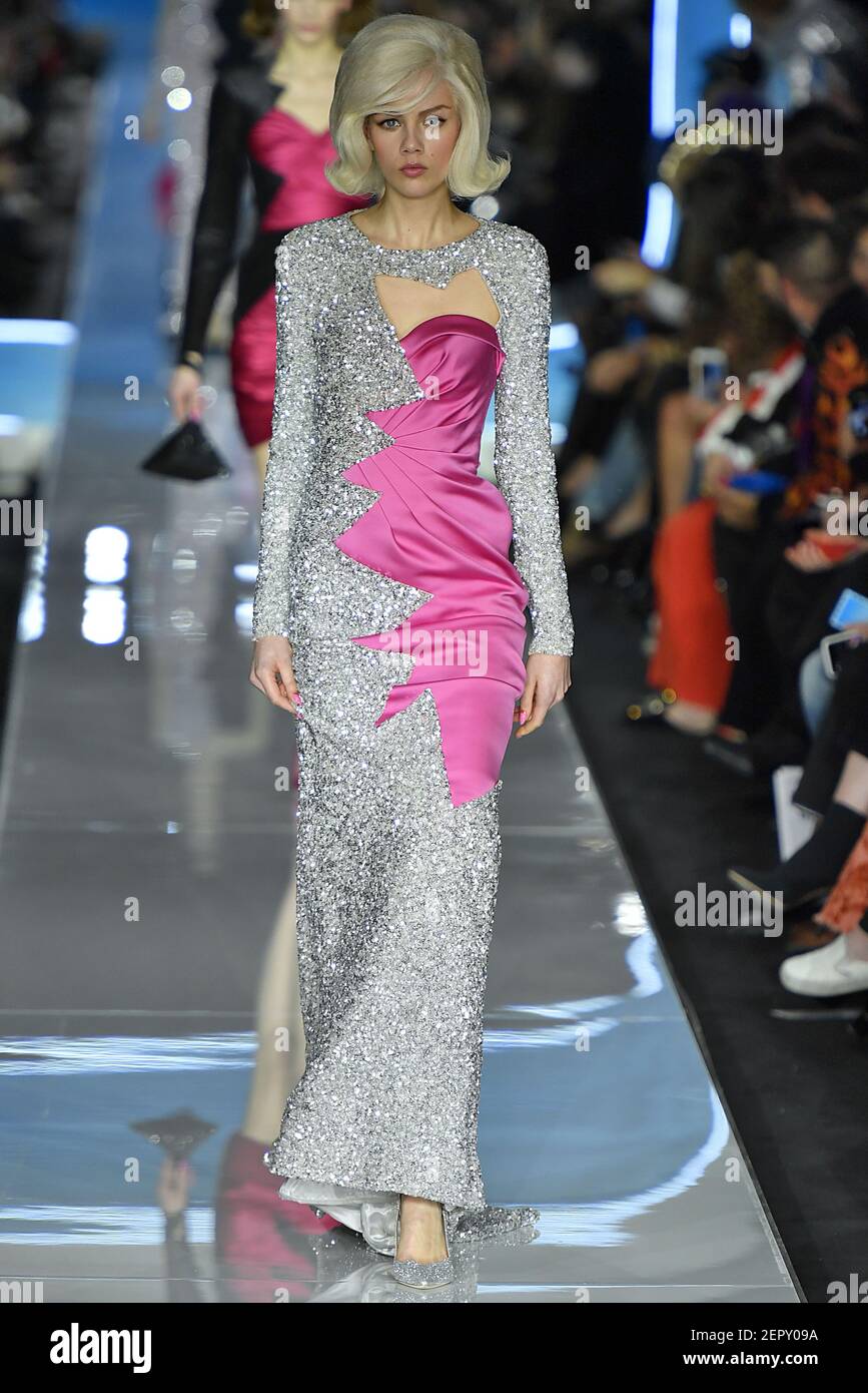 Model Marjan Jonkman walks on the runway during the Moschino Fashion ...