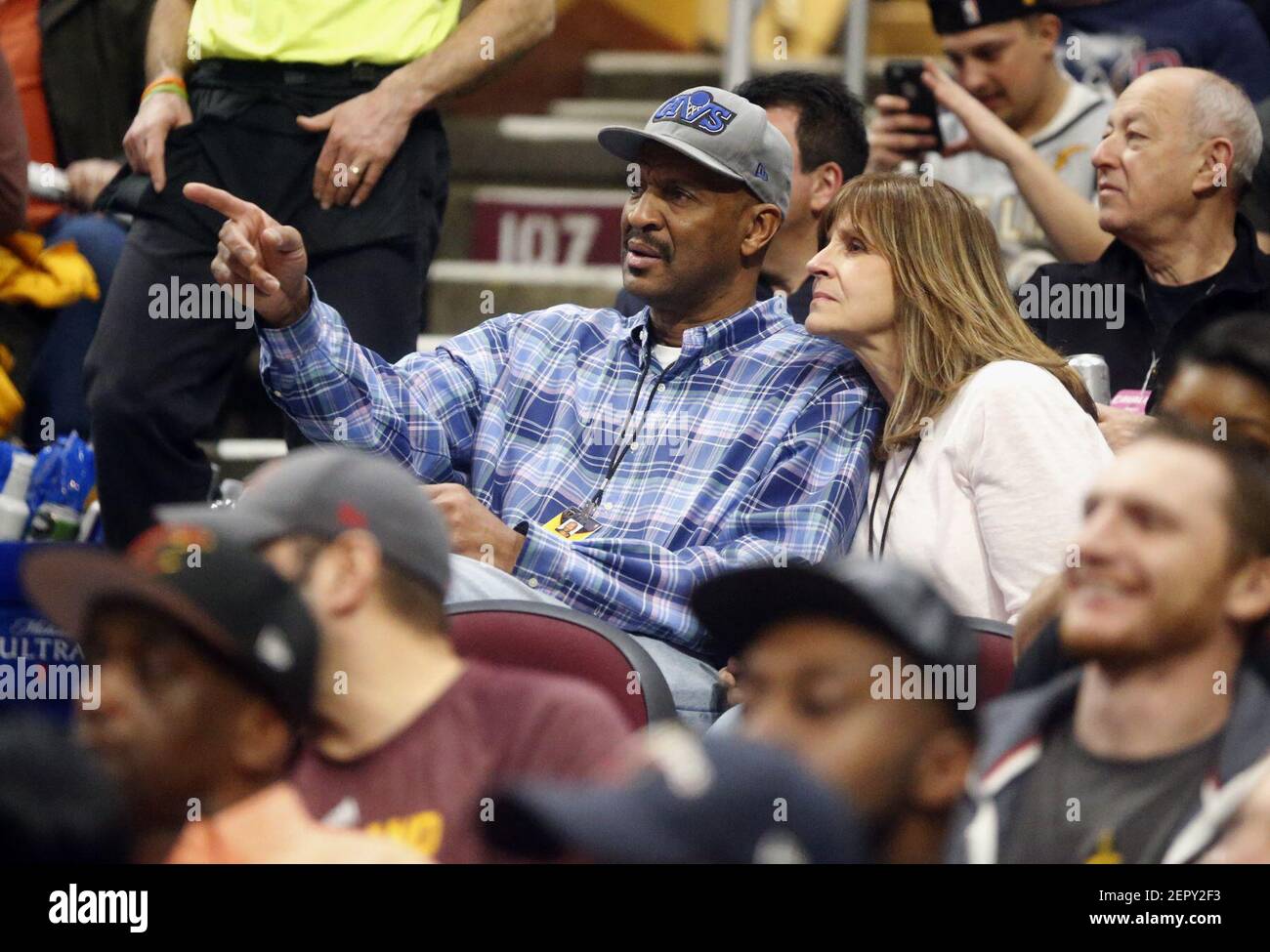 Larry Nance and his wife, Jaynee Booth Nance, watch their son, Larry ...
