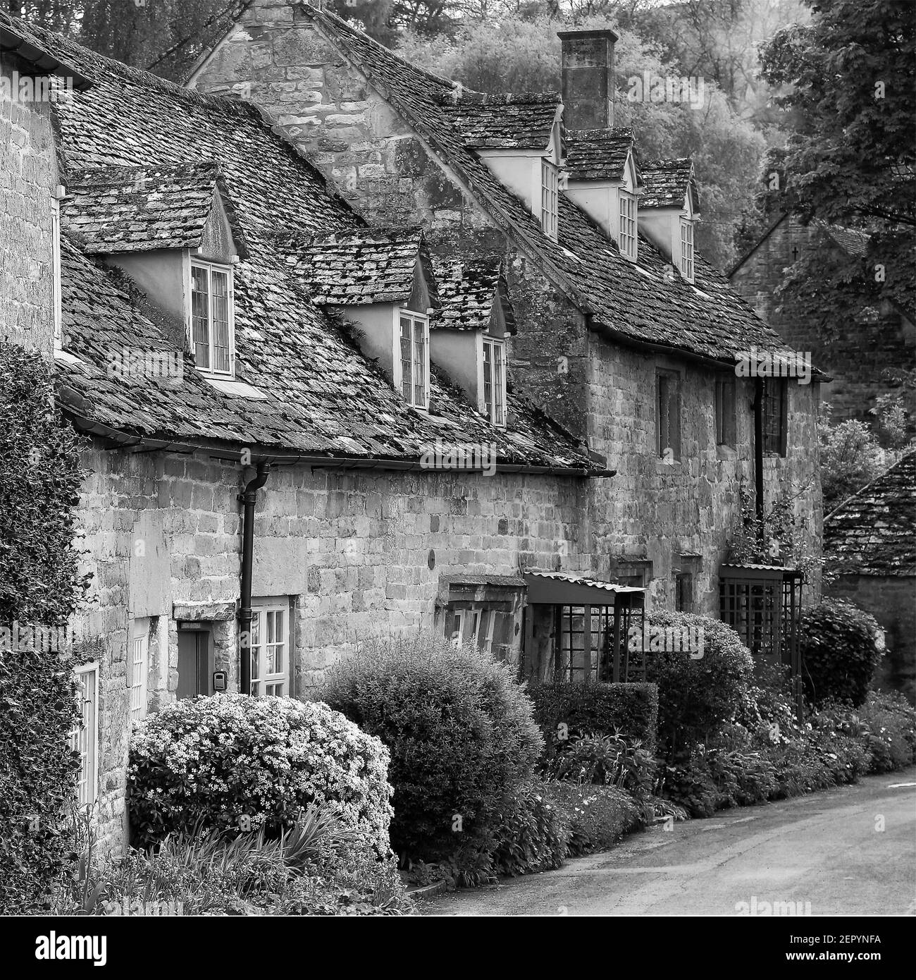 Thatched Cottage Black and White Stock Photos & Images - Alamy