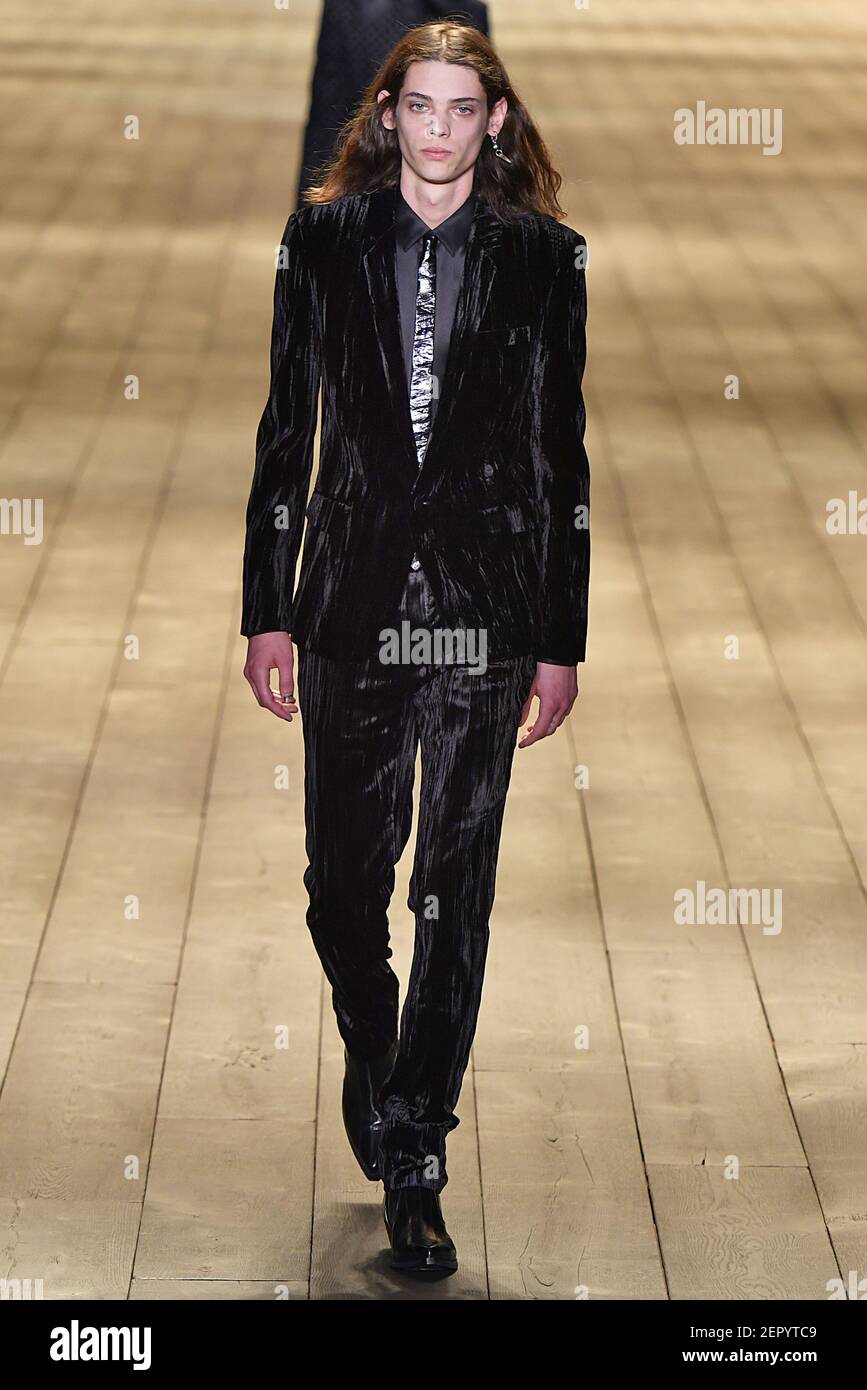 Model Erin Mommsen walks on the runway during the Saint Laurent Fashion ...