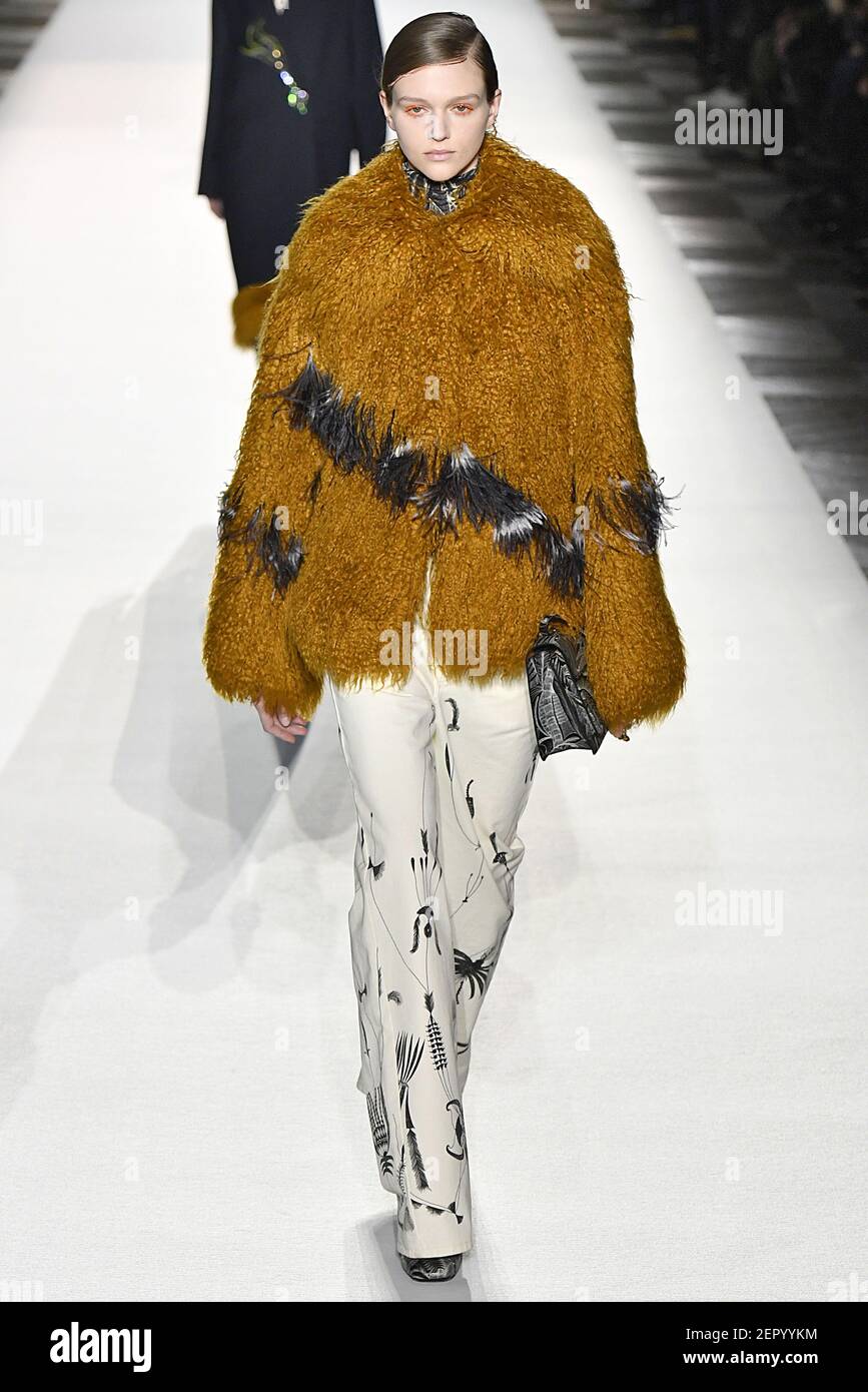 Model Natalie Ogg walks on the runway during the Dries Van Noten ...