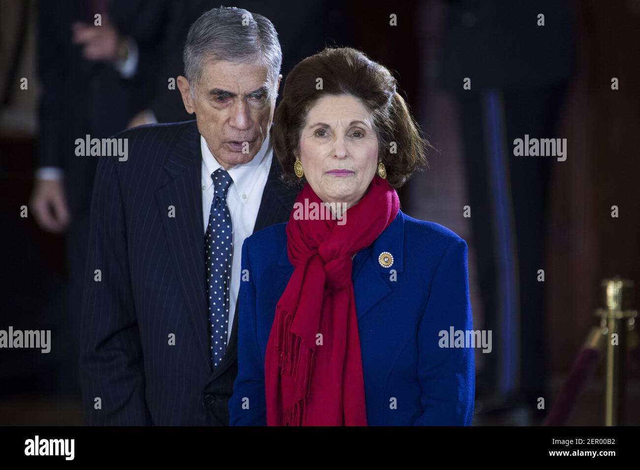 UNITED STATES - FEBRUARY 28: Former Sen. Chuck Robb, D-Va., and his ...