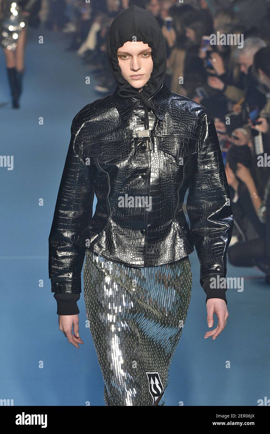 Model Natalie Ogg walks on the runway during the Off-White Fashion Show ...