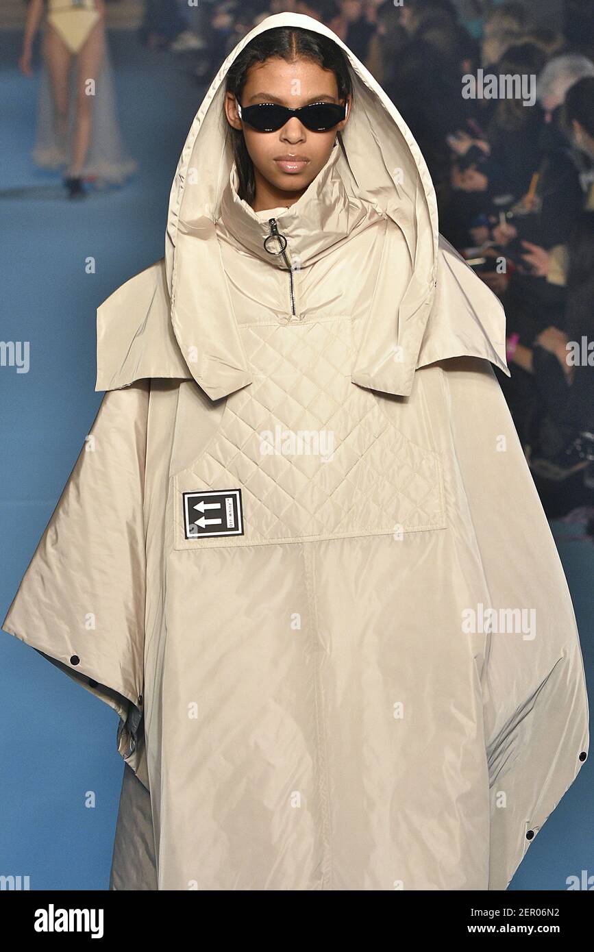 Model Alyssa Traore walks on the runway during the Off-White Fashion ...