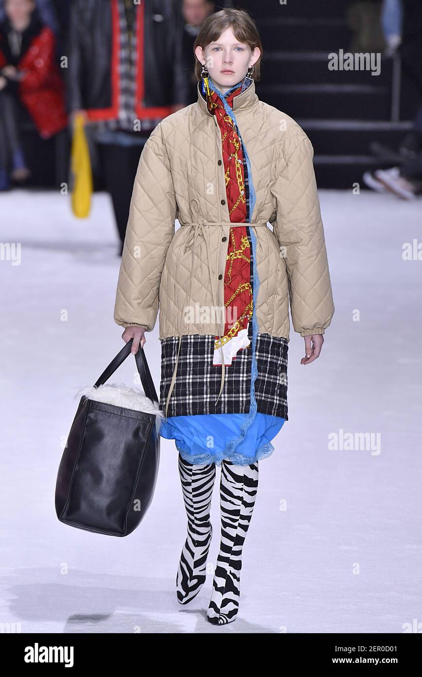 Model Elizabeth Owen walks on the runway during the Balenciaga Fashion ...