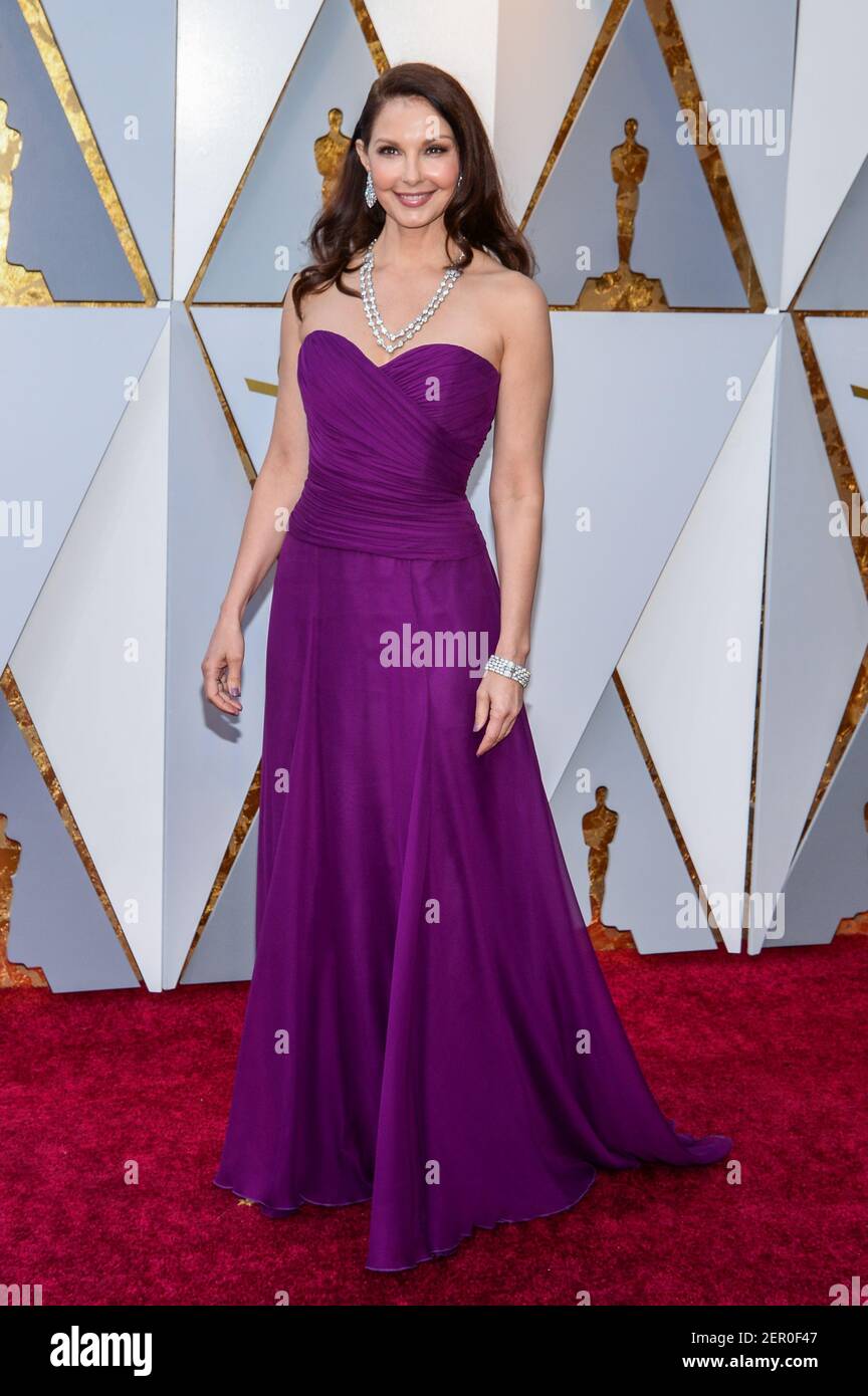 Ashley Judd walking on the red carpet during the 90th Academy Awards ...