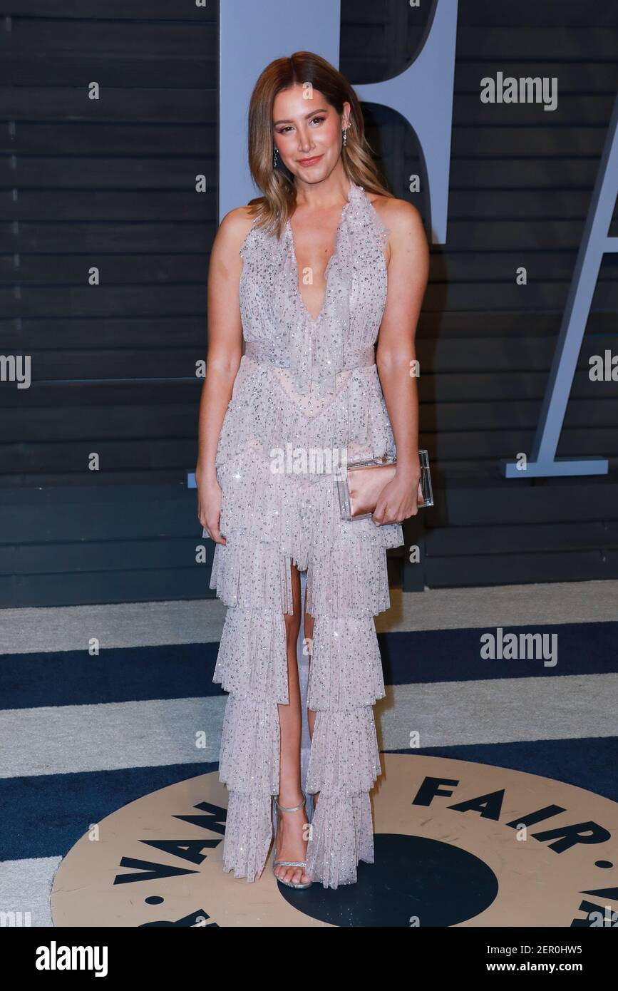 Ashley Tisdale walking on the red carpet at the 2018 Vanity Fair Oscar ...