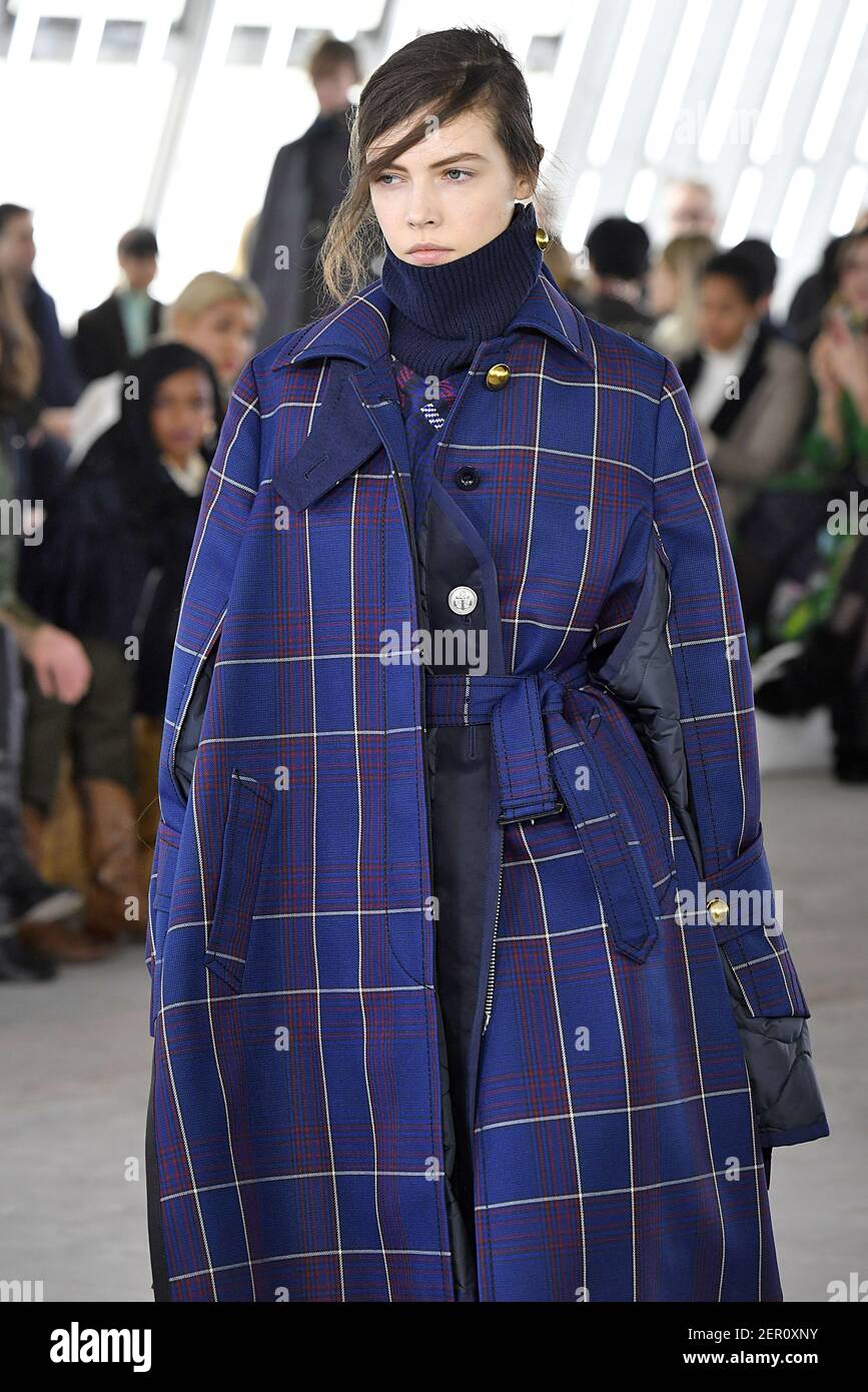 Model Lea Julian walks on the runway during the Sacai Fashion Show ...