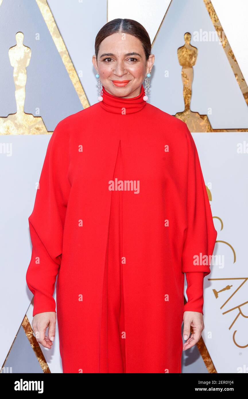 Maya Rudolph walking on the red carpet during the 90th Academy Awards ...