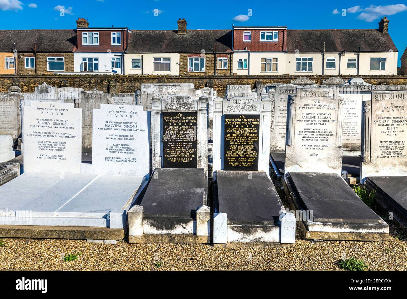 Jewish gravestones hi-res stock photography and images - Alamy