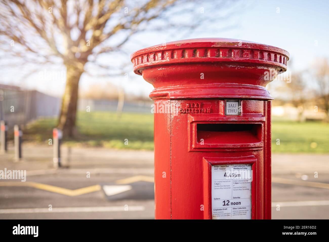 Royal mailbox hi-res stock photography and images - Alamy